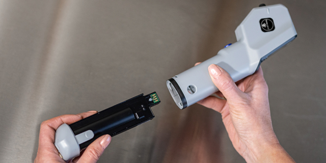 Reichert® Tono-Vera® Vet Handheld Veterinary Tonometer